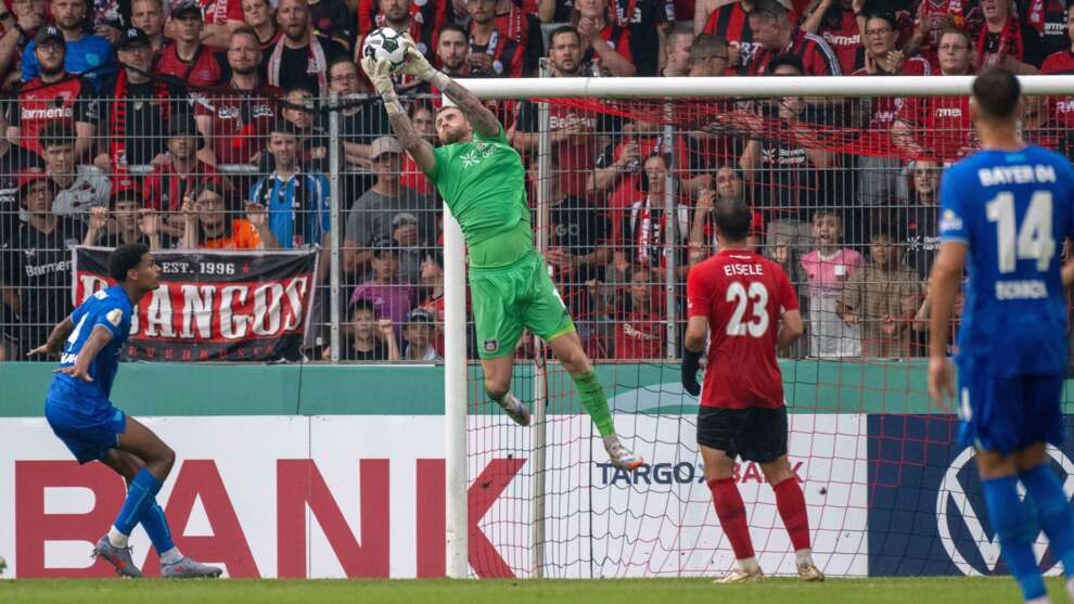 Mark Flekken – Tor | Bayer 04