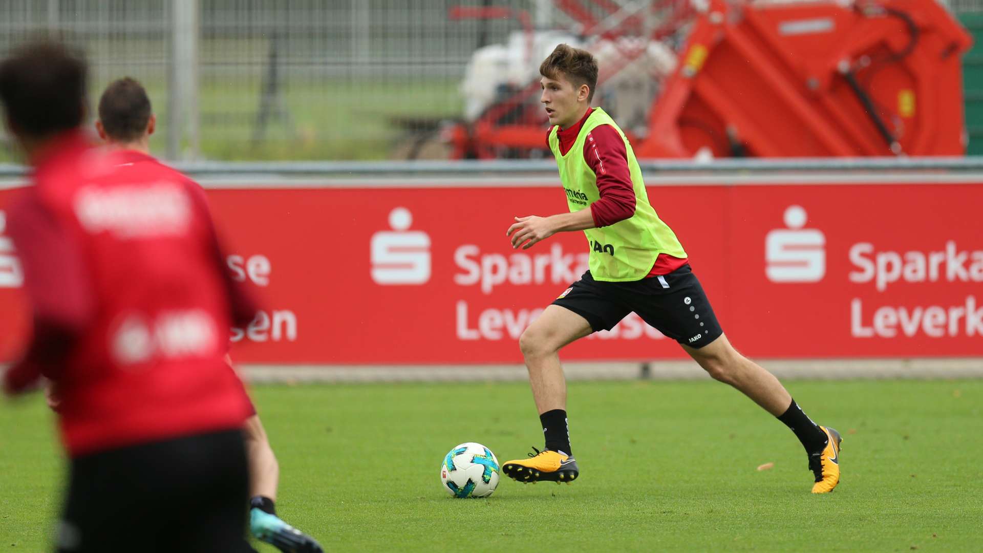 Retsos erstmalig im Teamtraining | Bayer04.de