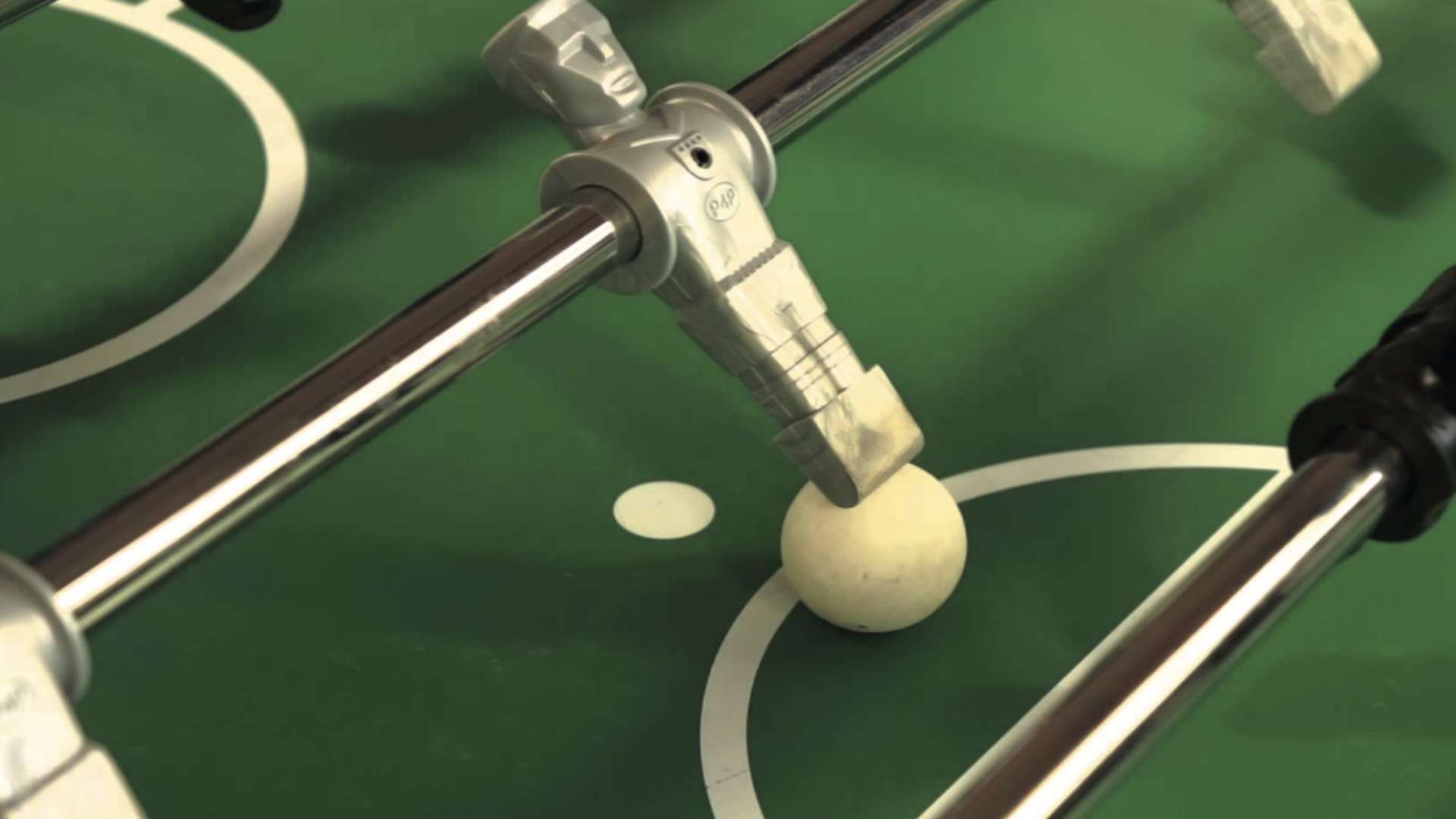 Kickerturnier am Clubmobil | Bayer04.de