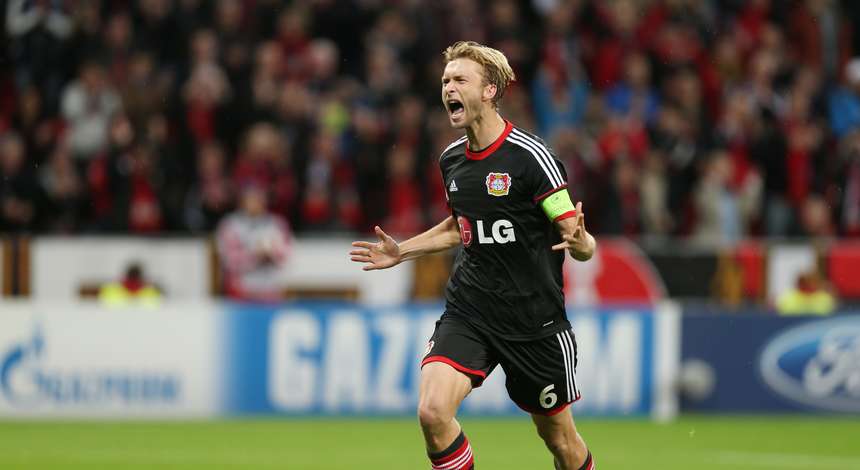 Simon Rolfes: Vom Dauerbrenner zum Entscheider | Bayer04.de