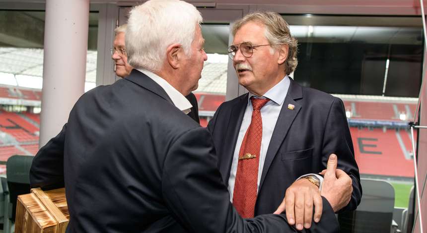 Offizielle Verabschiedung von Michael Schade | Bayer04.de