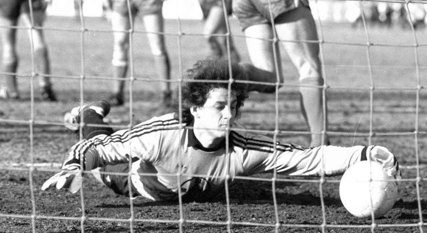 Uwe Greiner: Der erste Elfmeter-„Killer“ von Bayer 04 | Bayer04.de