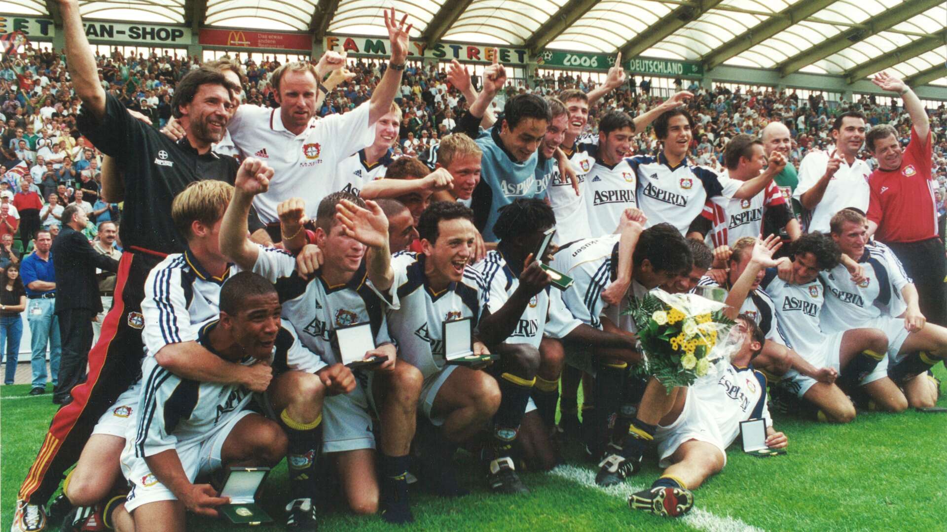 Match of the month: 25 years ago – German U19 champions 2000 | Bayer04.de