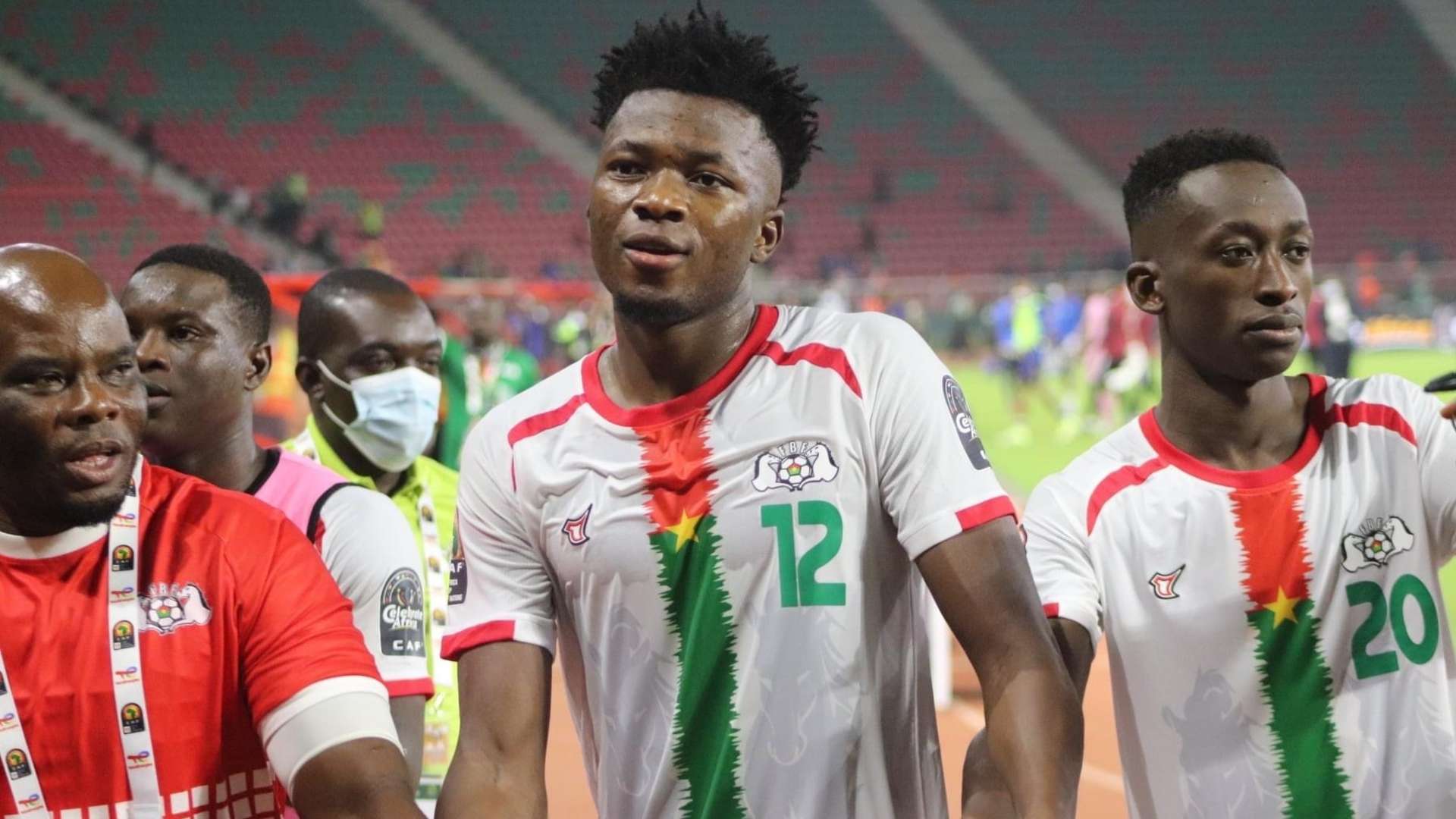 Kurzpässe: Tapsoba und Co. im Achtelfinale des Afrika-Cups | Bayer04.de