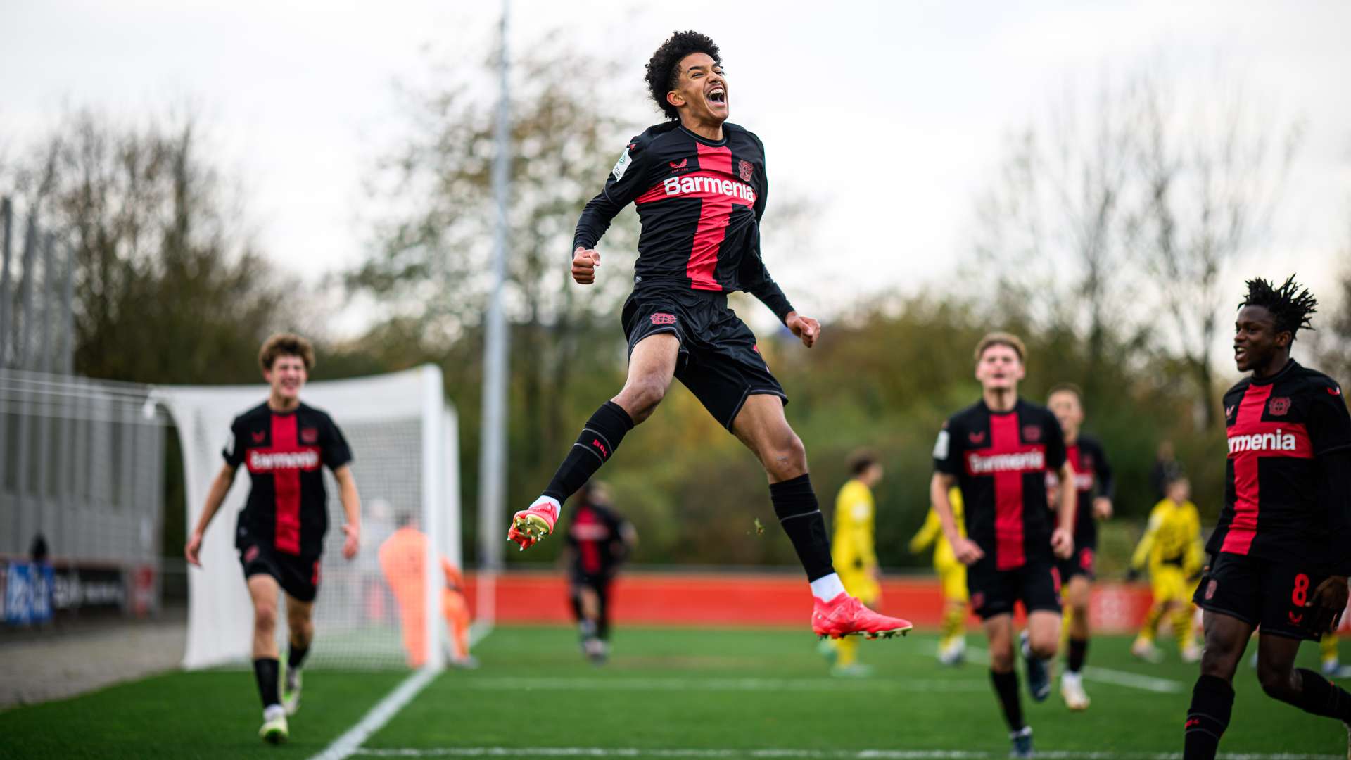 A year with the youths: Successful runs and a Leverkusen block for ...