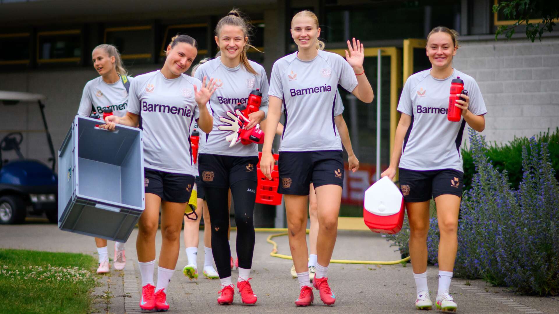 23 Bayer 04 Women kick off preseason training | Bayer04.de