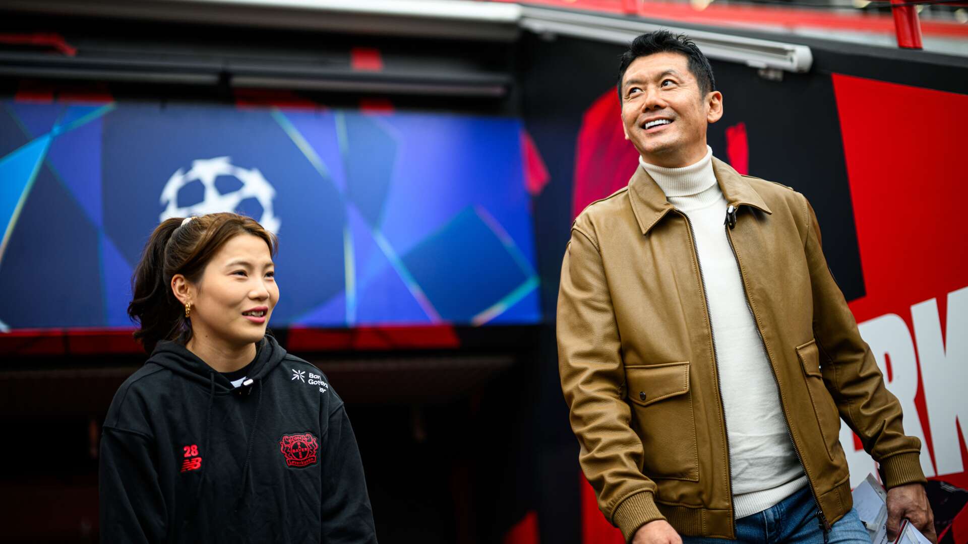 Former Chinese Star Chen Yang Visits Bayer 04 Leverkusen | Bayer04.de