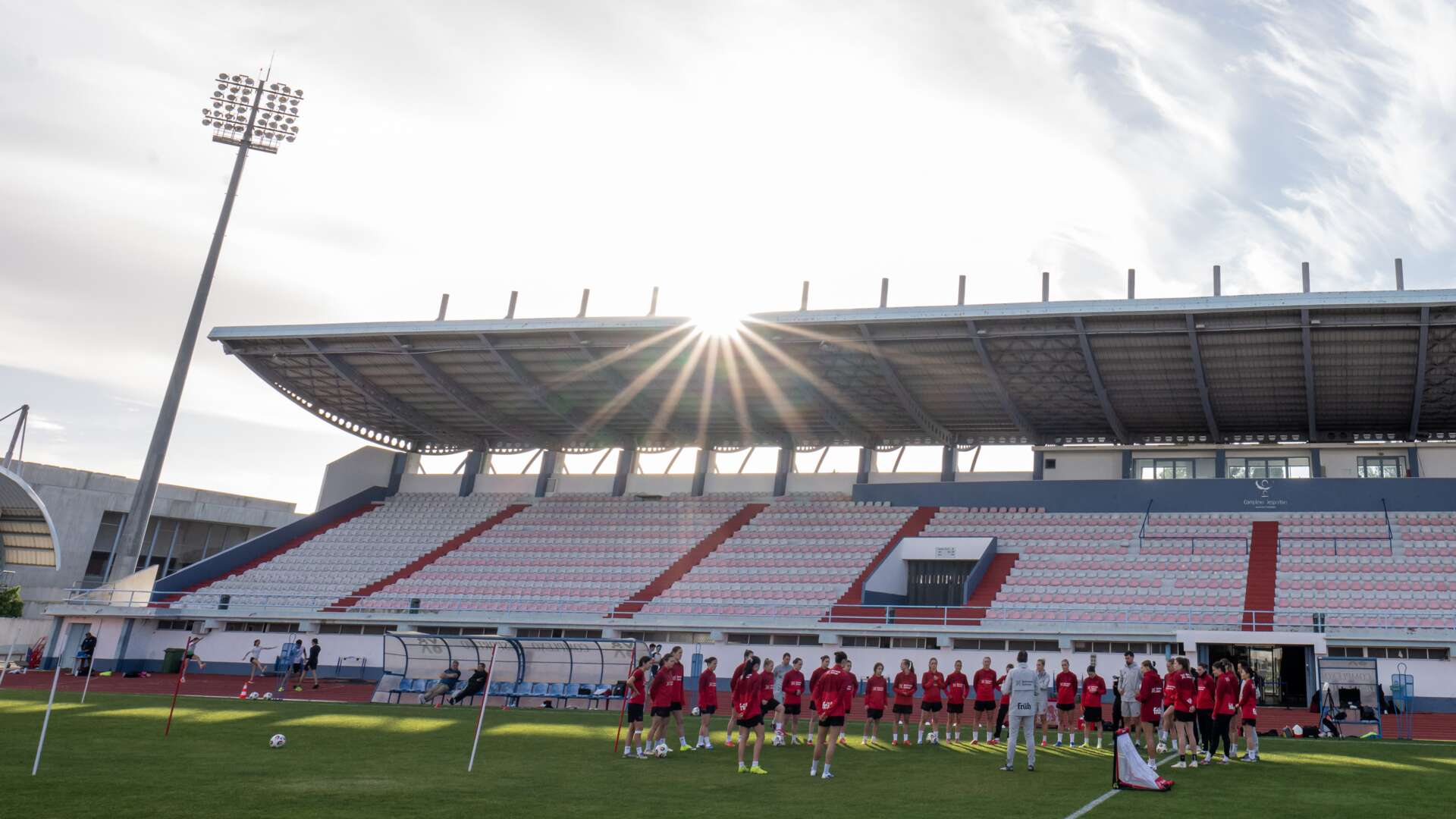 Algarve sunshine instead of sub-zero temperatures: Bayer 04 Women start ...