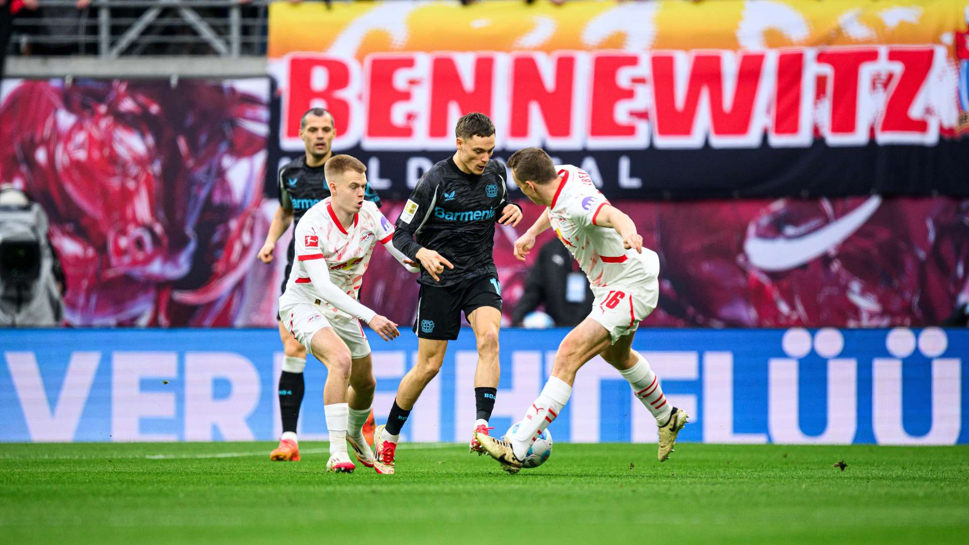2-2: El Werkself sólo puede empatar en Leipzig | Bayer04.de