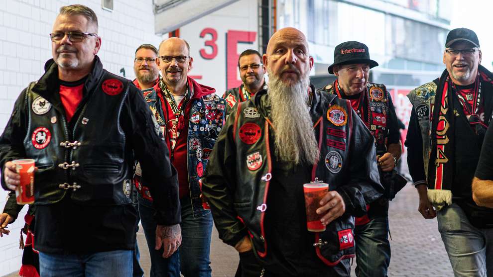 Kutten-Kult: Nie waschen, nur lüften | Bayer04.de