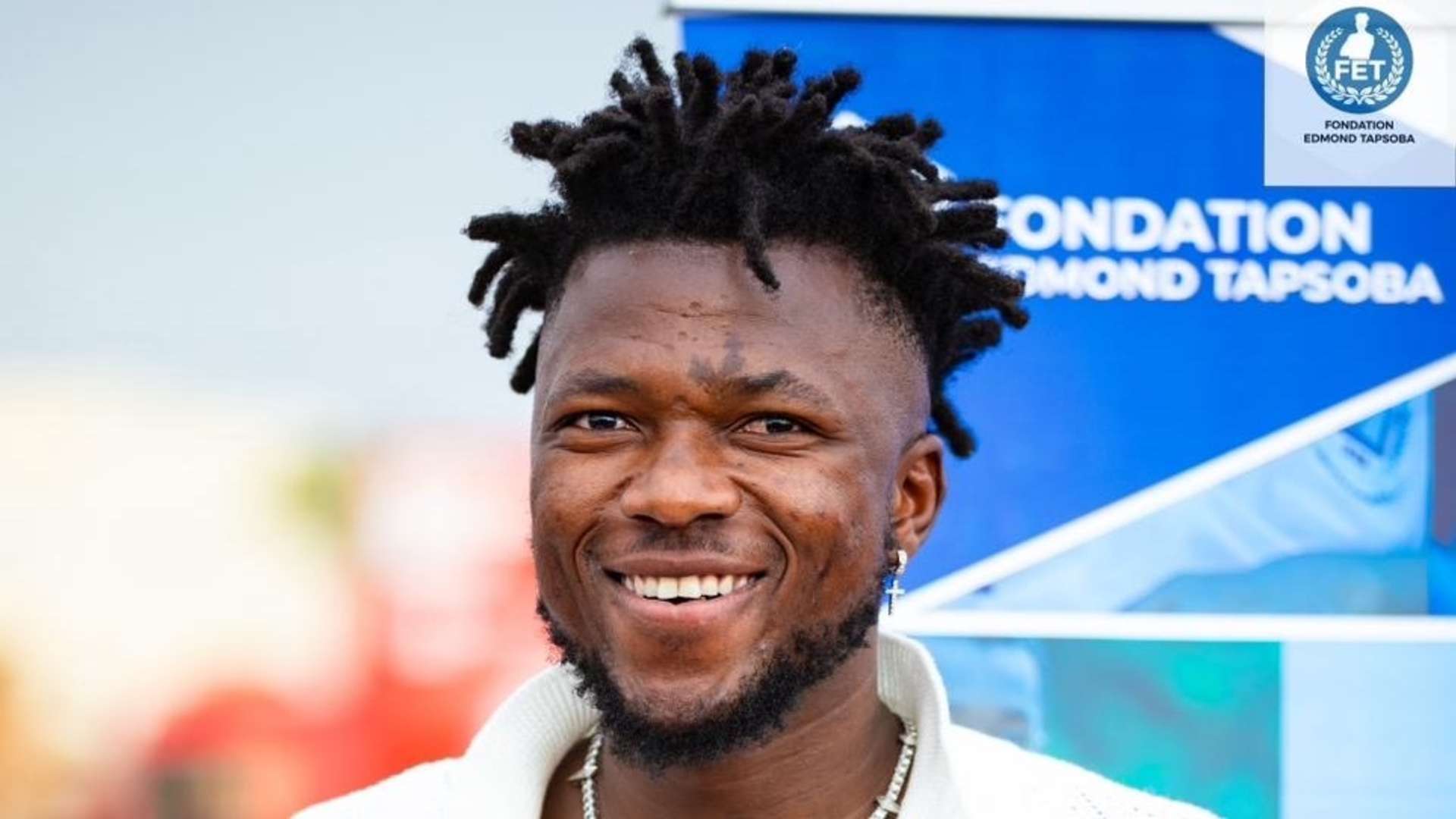 Tapsoba crea una fundación en Burkina Faso