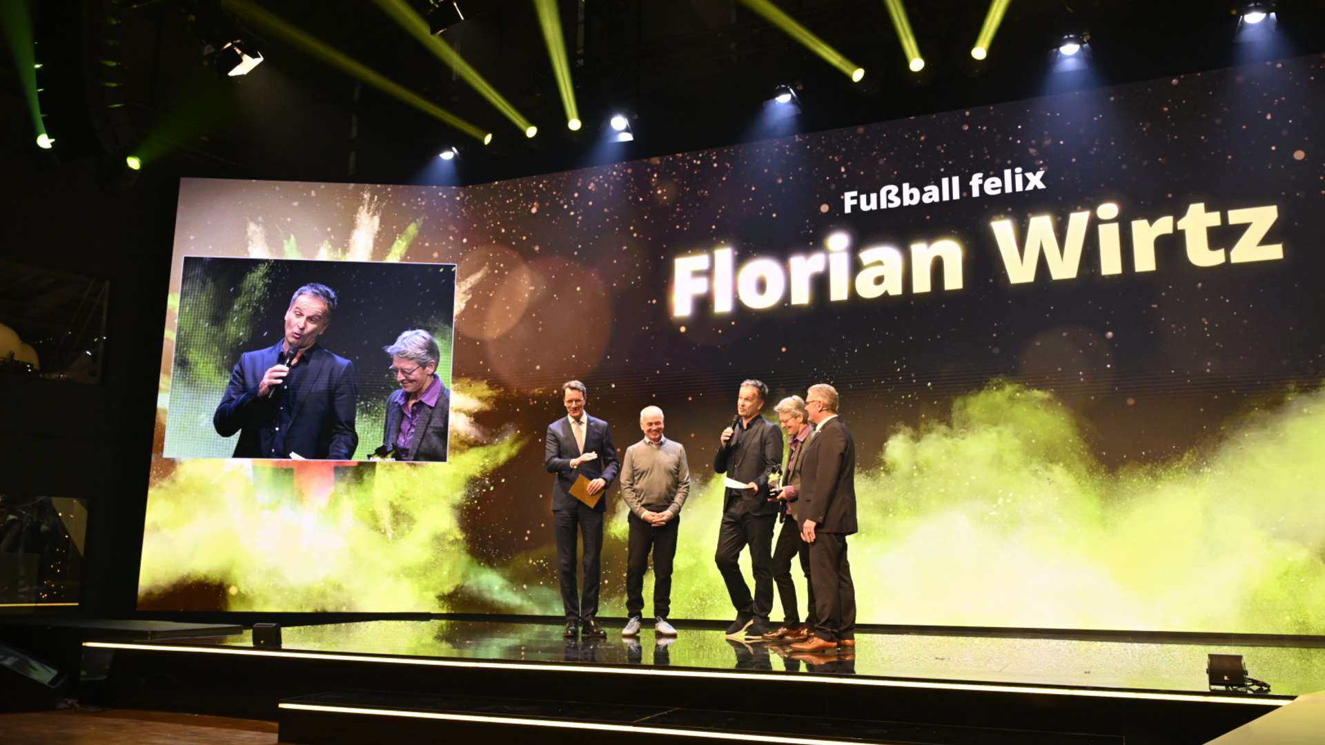 NRW-Fußballer des Jahres ­– felix award für Florian Wirtz | Bayer04.de